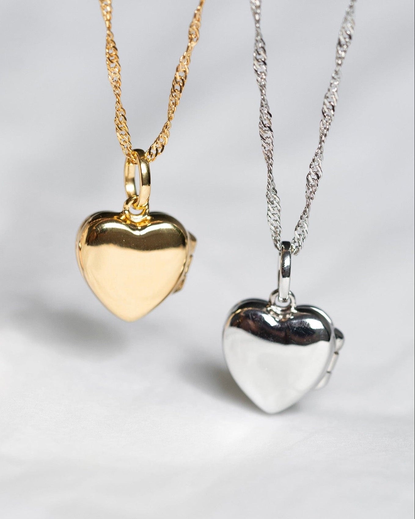 Love Heart Locket w Anne Chain